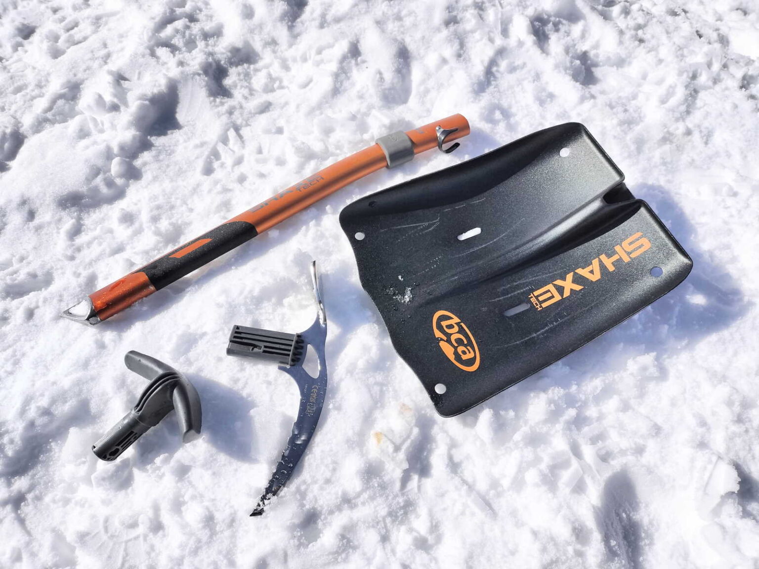 男心をくすぐる変形合体、BCA「SHAXE TECH AVALANCHE SHOVEL」 – 神山オンライン